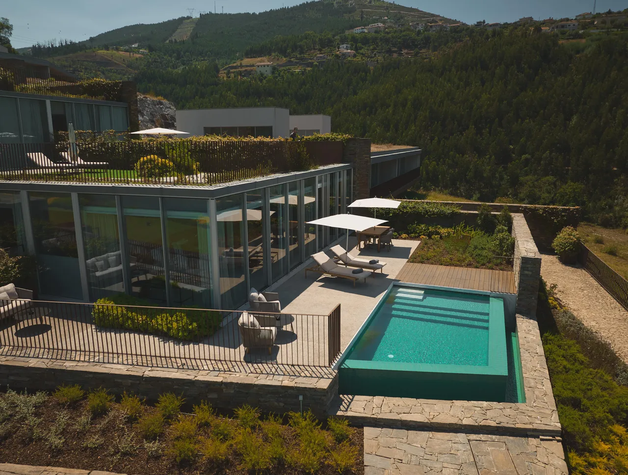 POOL Suite - Octant Douro - Combine a vista sobre o rio e os serviços ...